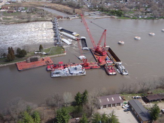 Ship Photos of The Day: A Herculean Effort on The Illinois